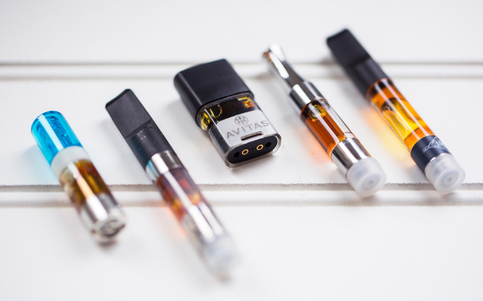 7 Essential Things You Must Know About Weed Carts - Your Art Pages